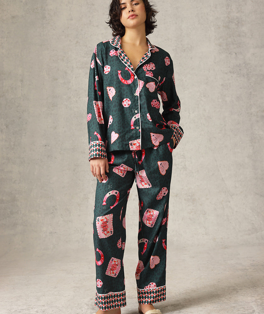 Emily Lovelock Cozy Queen Pajamas – Mary Walter